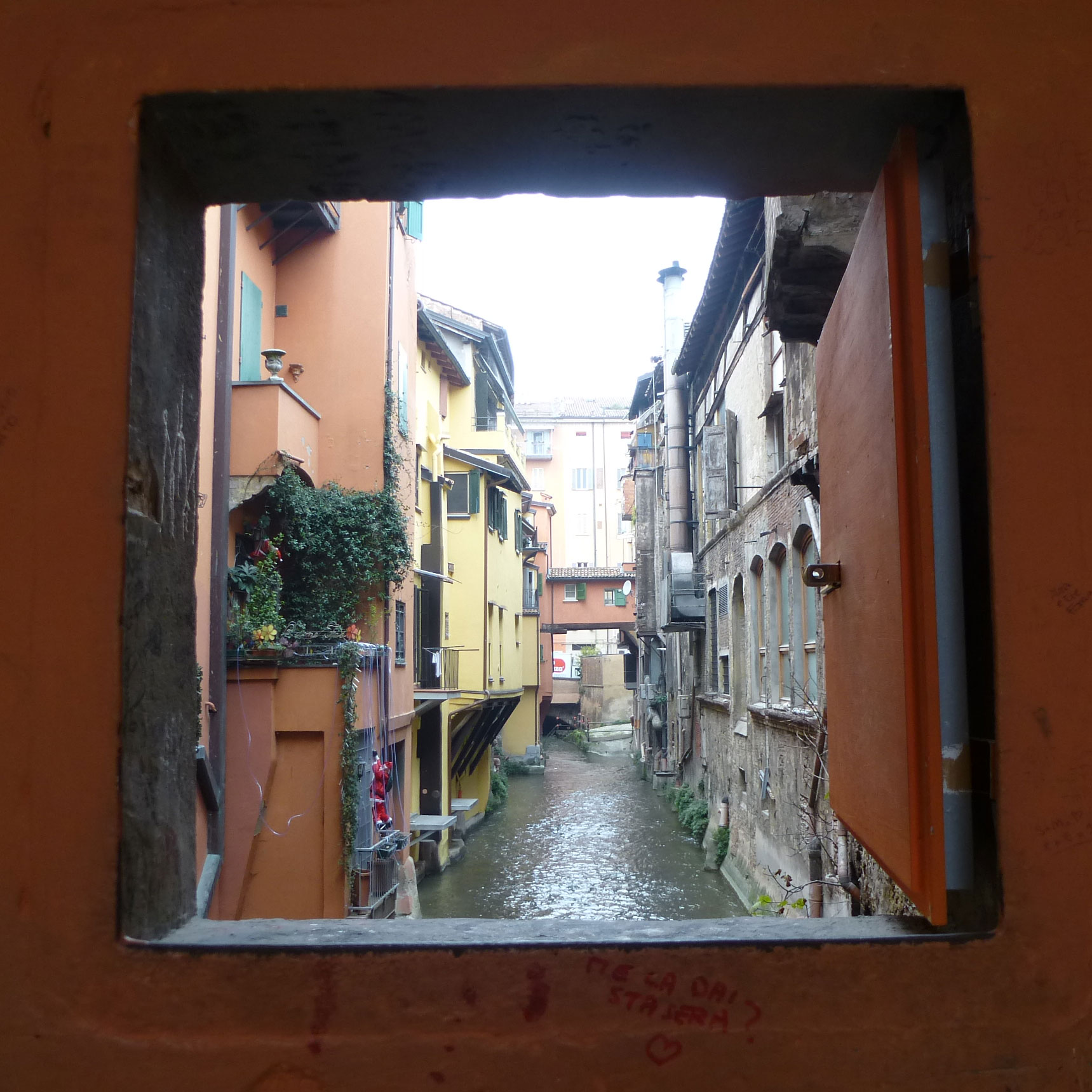 reno-canal-window - Sampling Italy